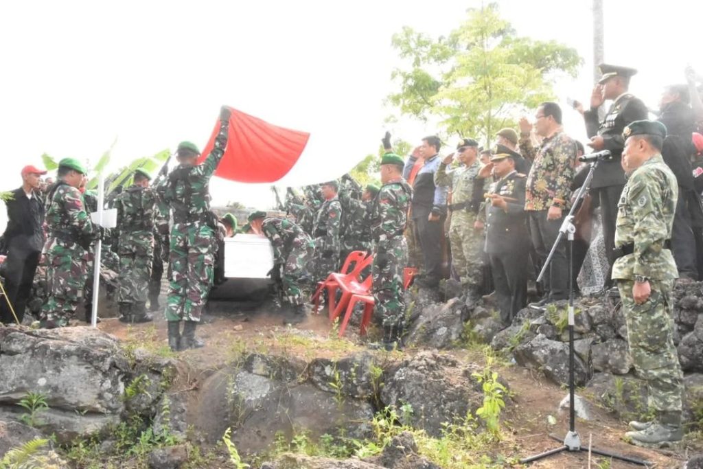 Selamat Jalan Pahlawan Kusuma Bangsa, Pemakaman Serka Anumerta Robertus ...